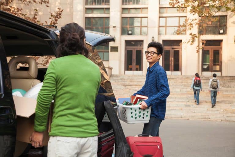 These 12 Simple Hacks Will Make College Dorm Move-in Day Easier